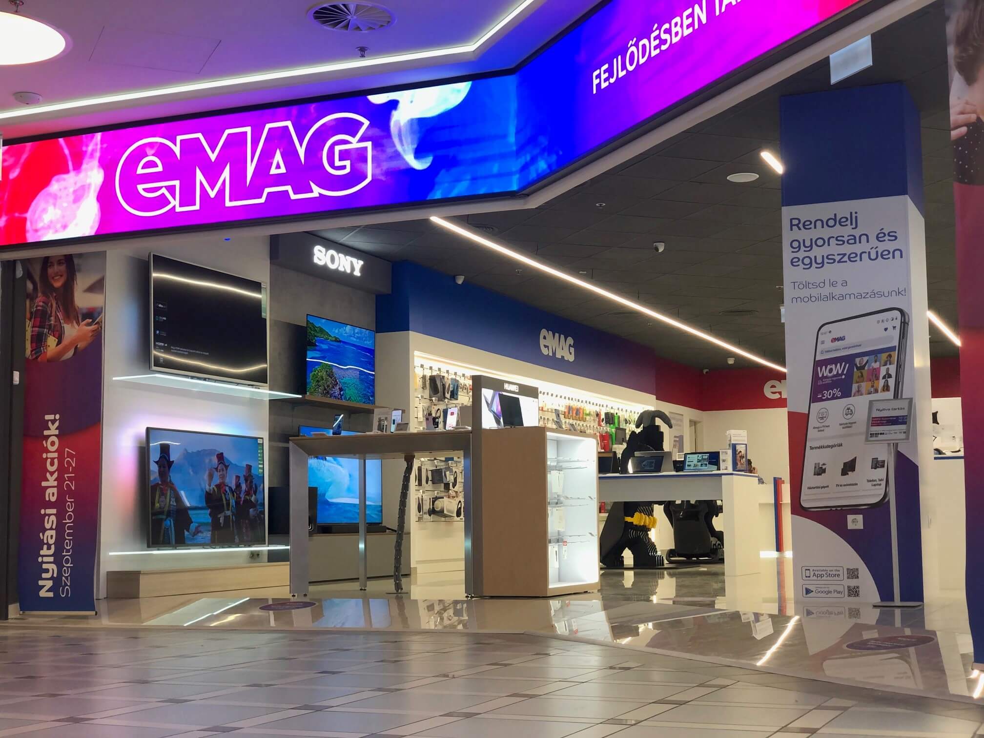 AZ EMAG MEGNYITOTTA ZÁSZLÓSHAJÓ ÜZLETÉT A MAMMUTBAN - ONBRANDS - ÉRTÉK ...